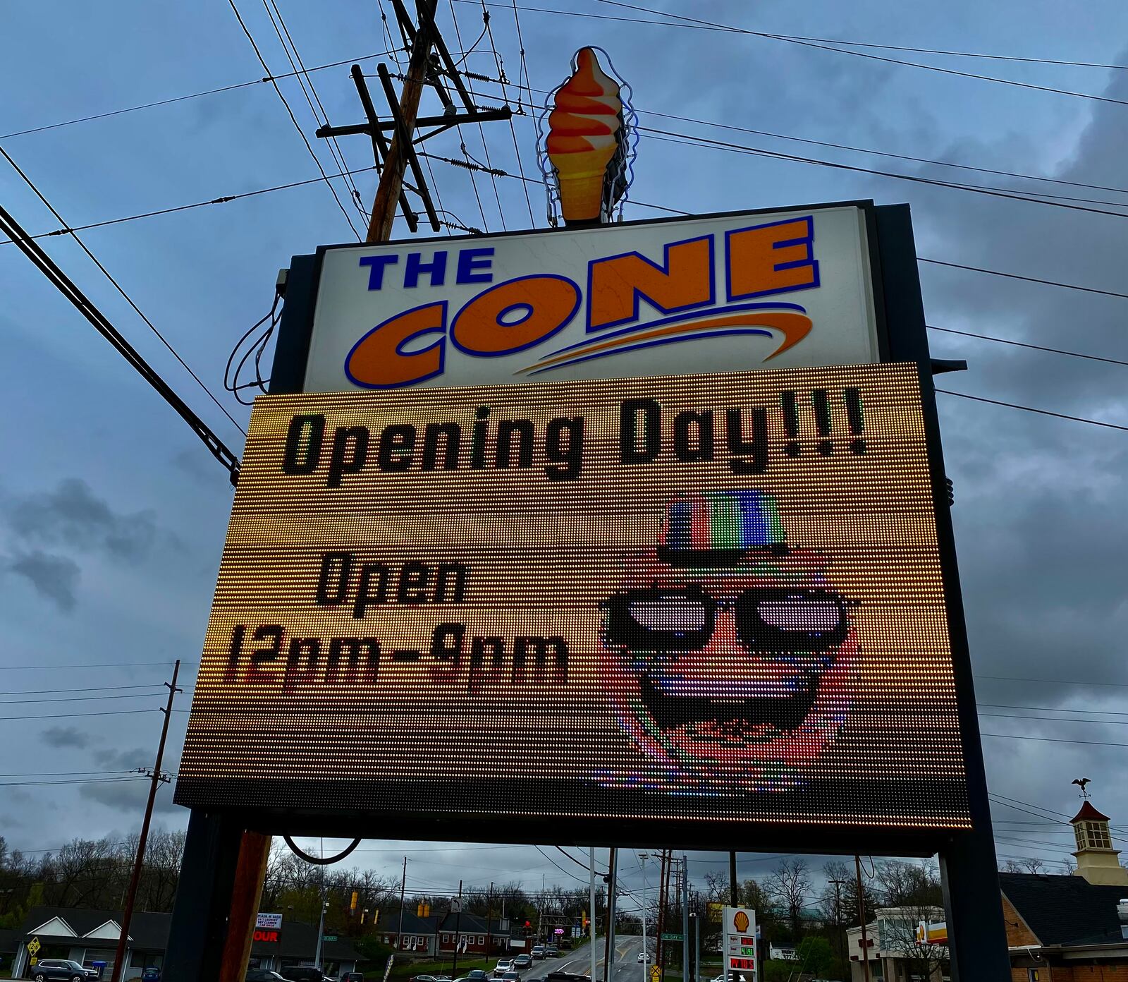 Cold doesn’t deter fans of local ice cream stand